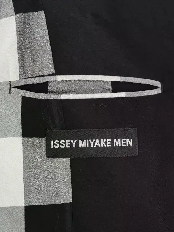 Issey Miyake Front-pocket Blazer