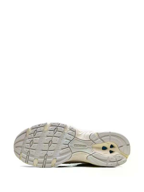 NEW BALANCE 530 Sneakers - Grey