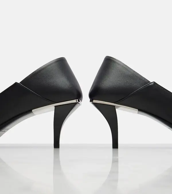 Gucci Vittoria Horsebit Leather Pumps - Black