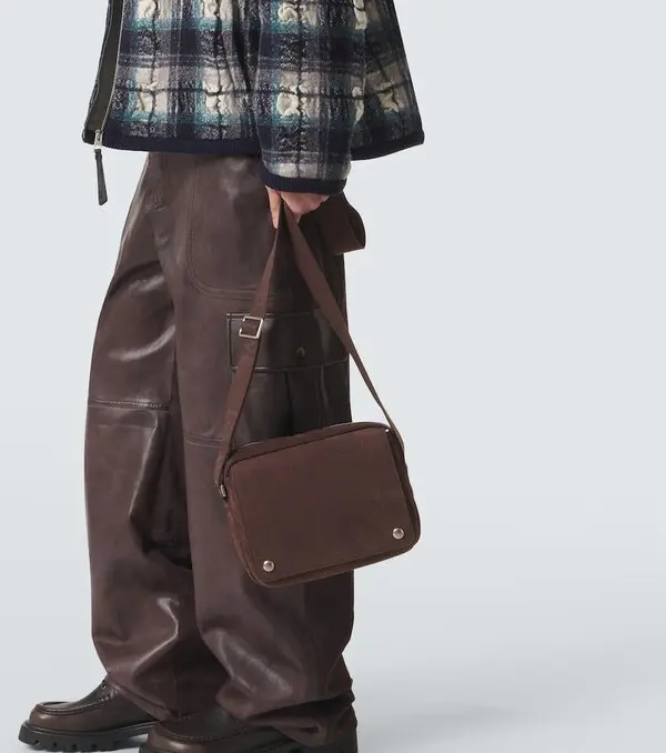 Loewe Pebble Medium Leather Messenger Bag - Brown