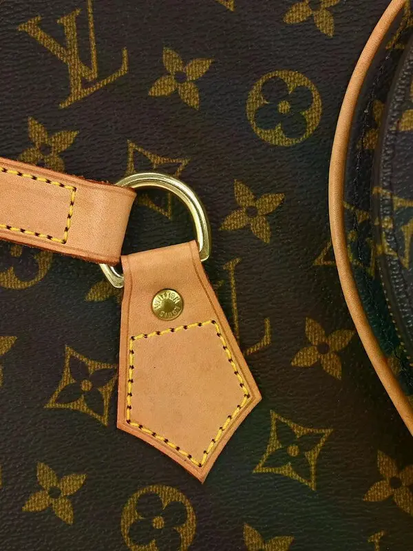 LOUIS VUITTON 1998 Ellipse Monogram Shoulder Bag