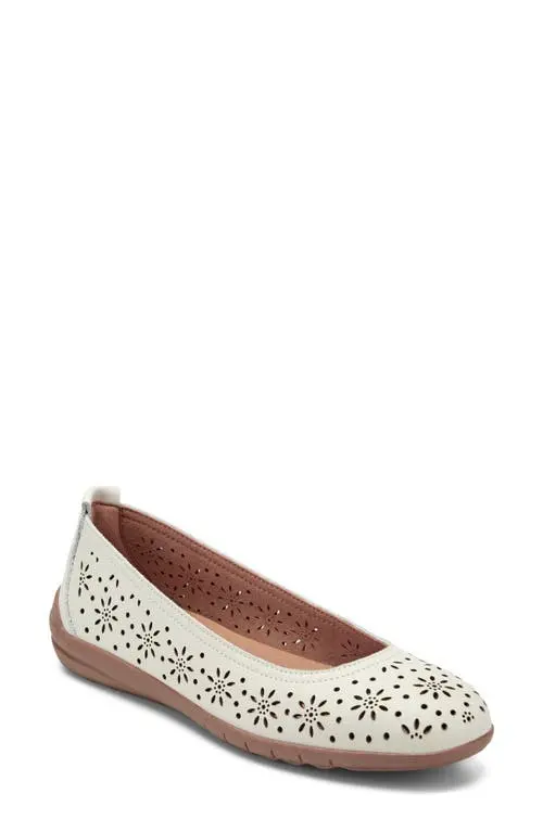 Easy Spirit Araceli Flat - Ivory