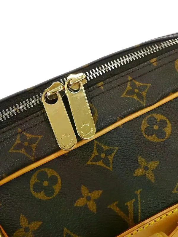 LOUIS VUITTON 2006 Gm Manhattan Monogram Tote Bag