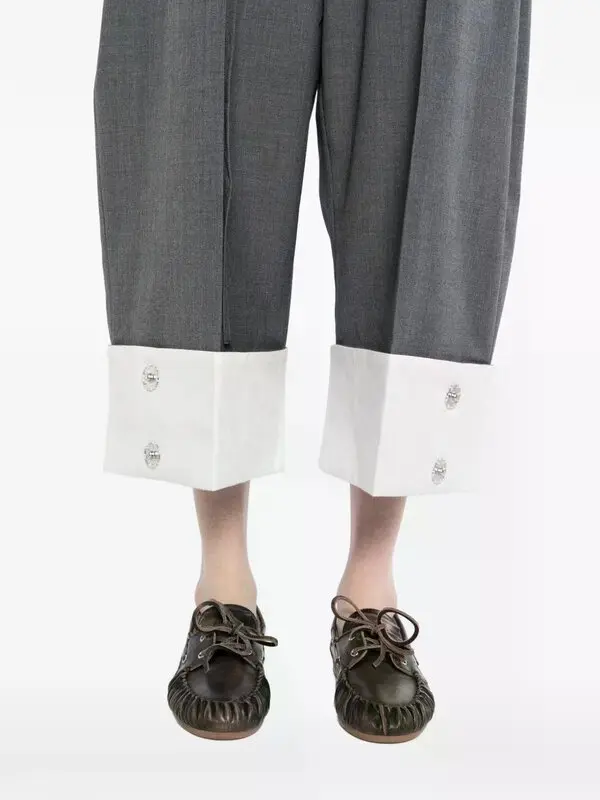 AO YES Pleated Cropped Trousers