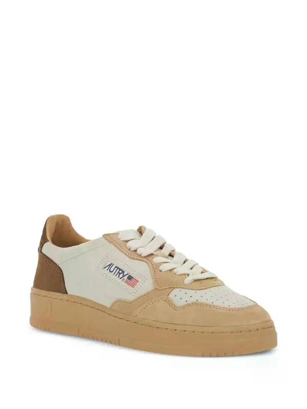 AUTRY Medalist Low Panelled Sneakers