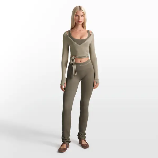 Nike Skims Ribbed Seamless 34" Straight Leggings - Brown