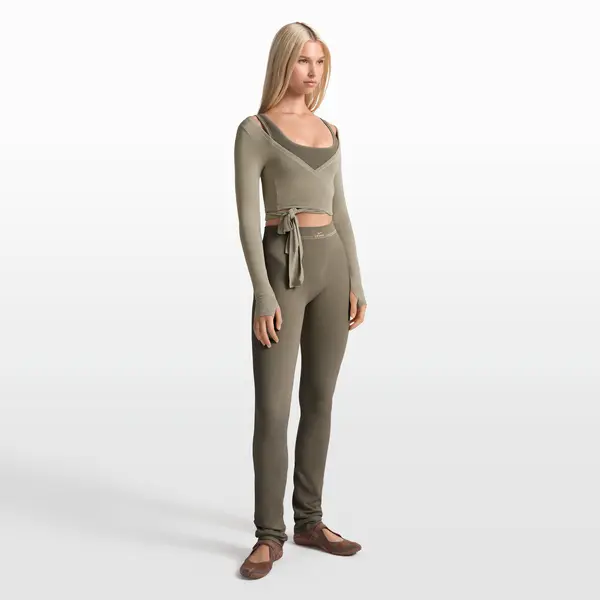 Nike Skims Ribbed Seamless 34" Straight Leggings