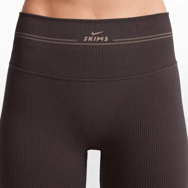 Nike Skims Ribbed Seamless 5" Shorts