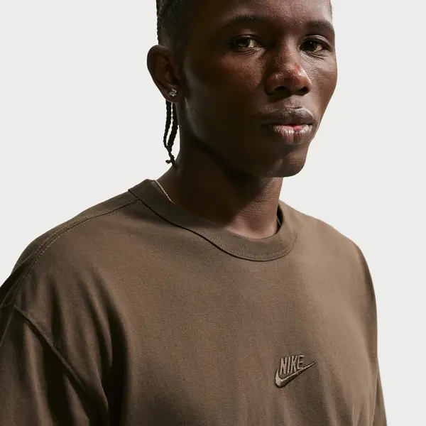 Nike Sportswear Premium Essentials T-shirt - Brown