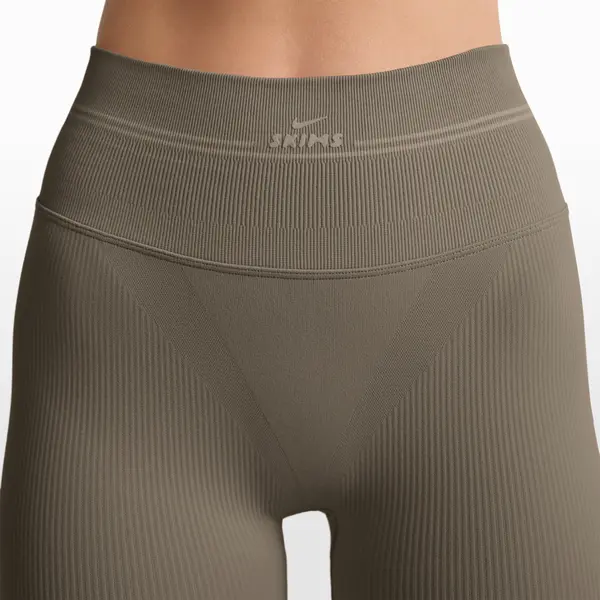 Nike Skims Ribbed Seamless 5" Shorts