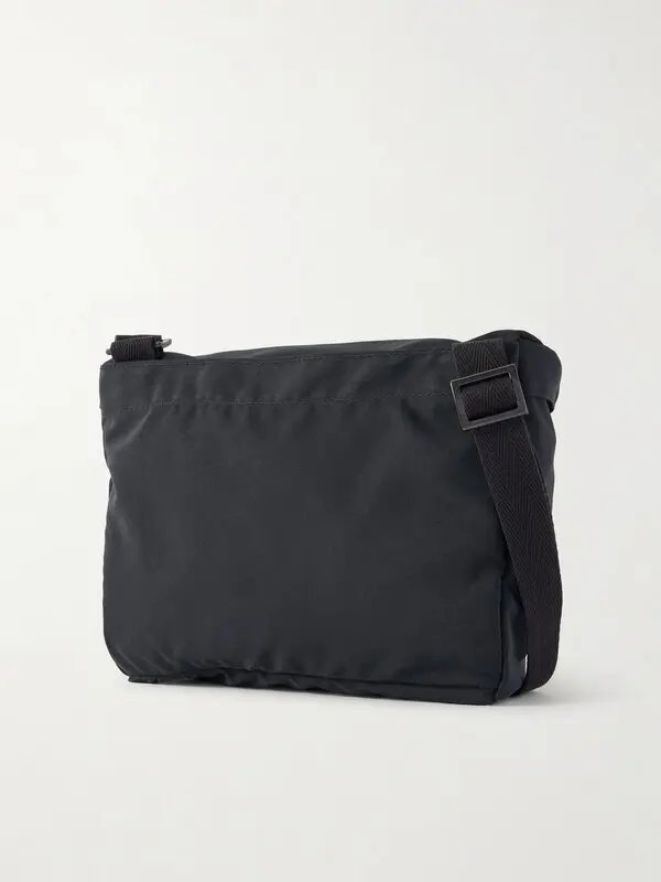 A KIND OF GUISE Nanamica Shell Messenger Bag
