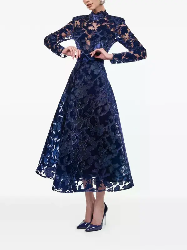 ARAFTU Bow Appliqué Dress