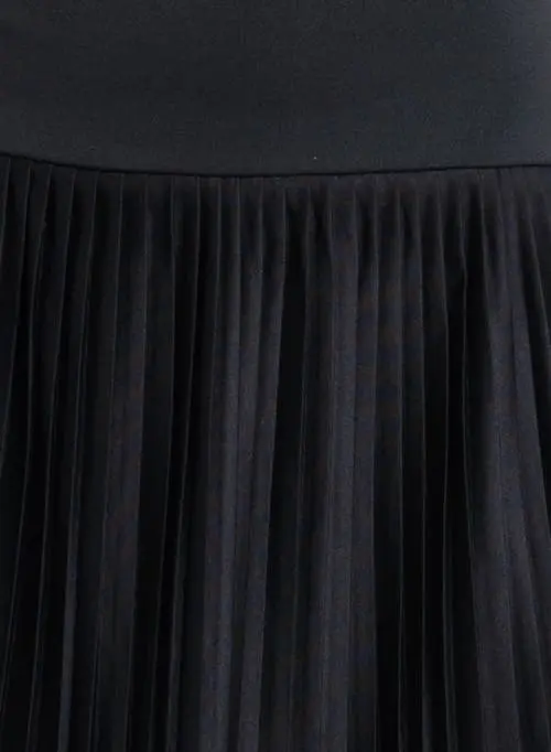 Lucky In Love Tempo Pleated Skirt