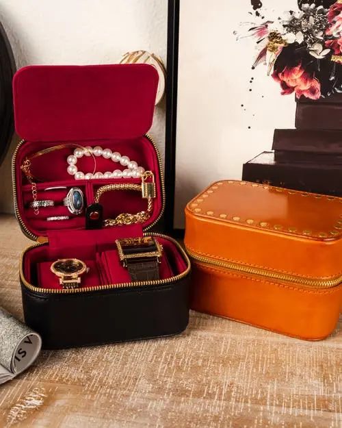 OLD TREND Jewelry And Watch Genuine Leather Travel Box