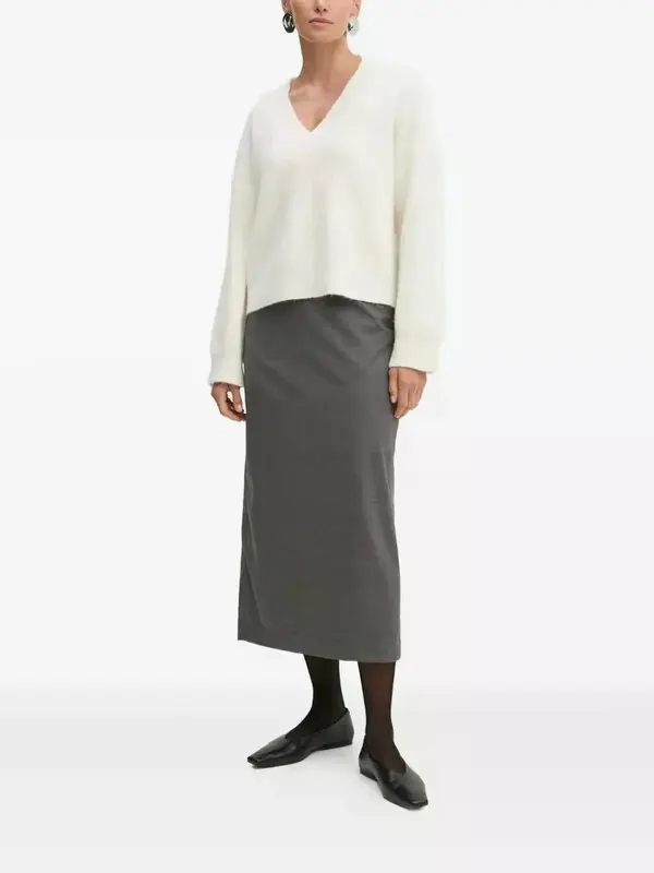 GESTUZ V-neck Long-sleeve Sweater