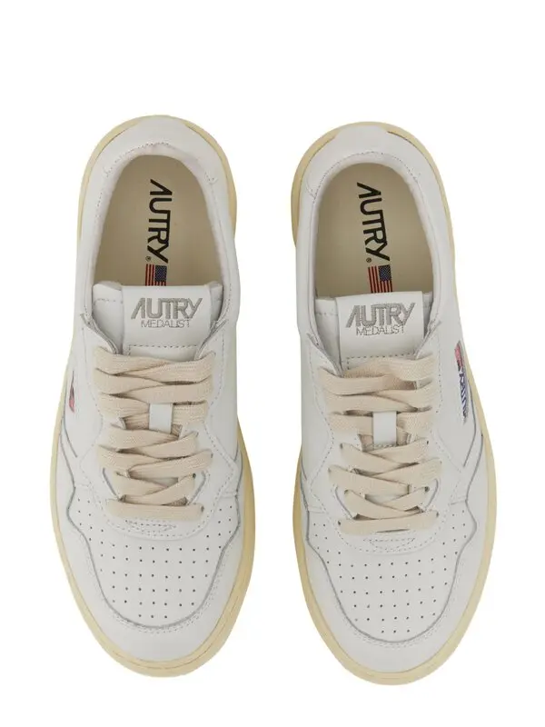 AUTRY Medalist Low Sneakers