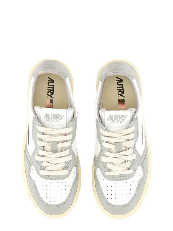 AUTRY Medalist Low Top Sneakers - White