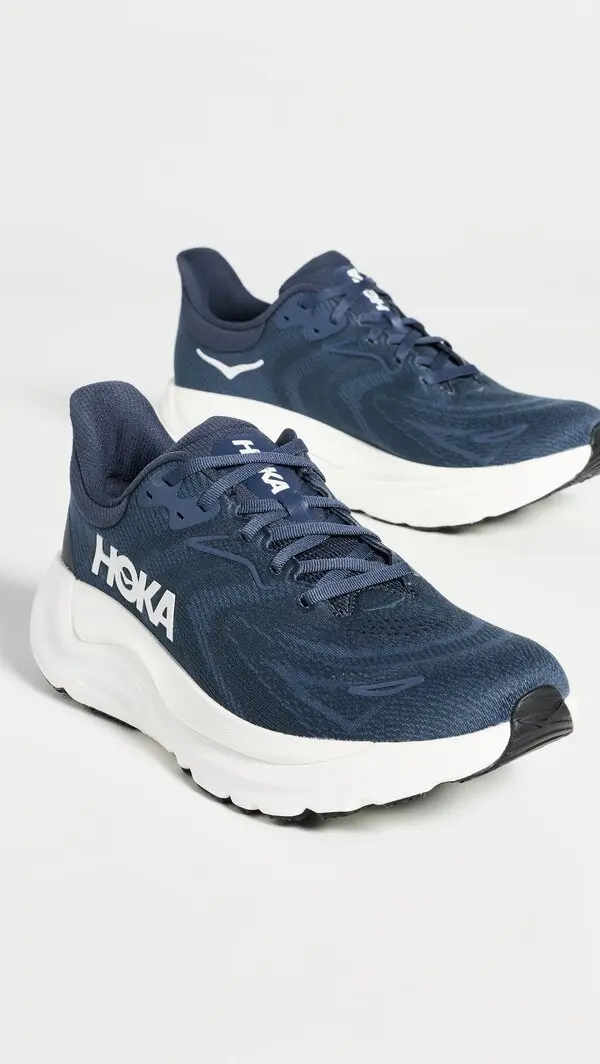HOKA Arahi Sneakers