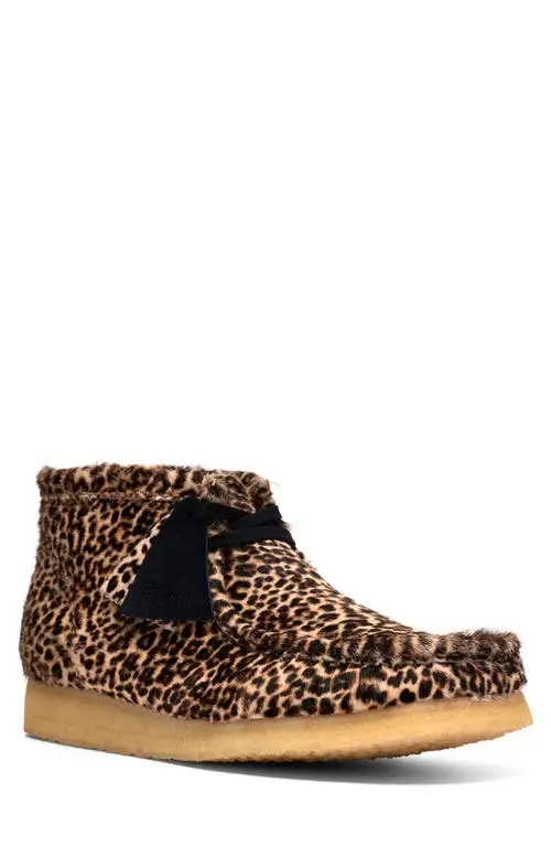 Clarks Wallabee Chukka Boots In Calf Hair - Leopard Print