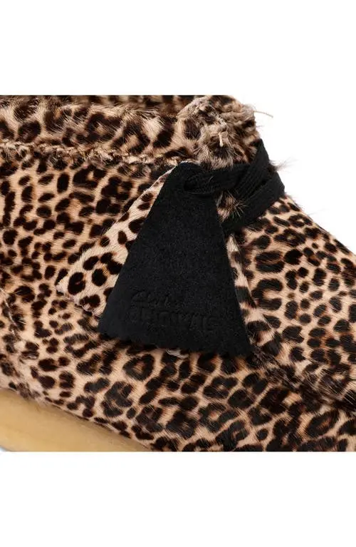 Clarks Wallabee Chukka Boots In Calf Hair - Leopard Print