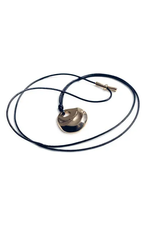Mango Metal Pendant Necklace