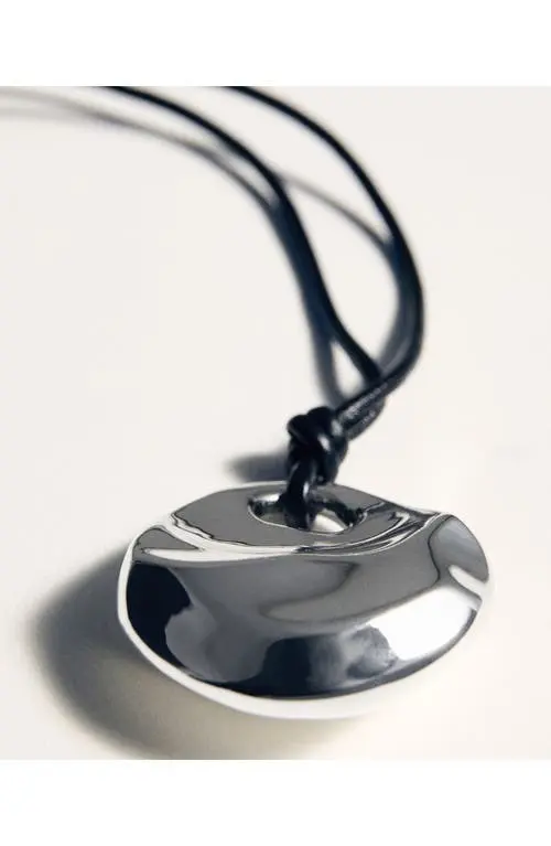 Mango Metal Pendant Necklace - Silver