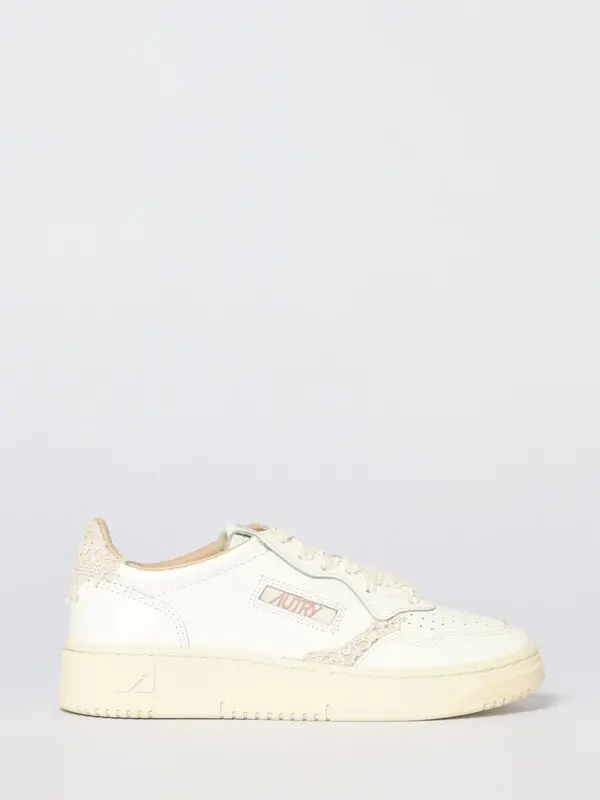 AUTRY Medalist Low Leather Sneakers With Lace Detailing - Black