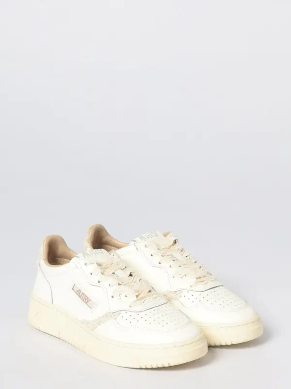 AUTRY Medalist Low Leather Sneakers With Lace Detailing
