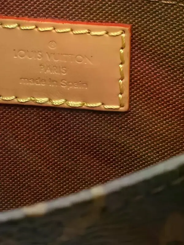 LOUIS VUITTON Petit Sac Plat Monogram Top-handle Bag - Brown