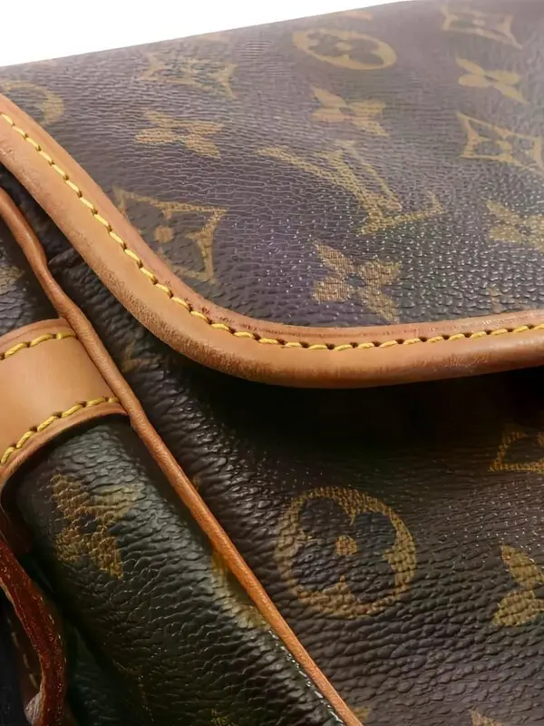 LOUIS VUITTON 2004 Monogram Shoulder Bag