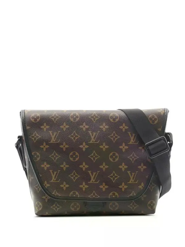 LOUIS VUITTON 2021 Magnetic Messenger Shoulder Bag - Brown