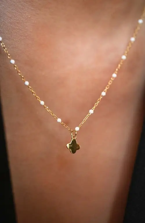 Argento Vivo Clover Pendant Necklace