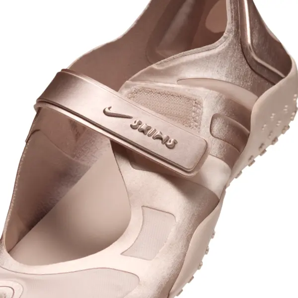 Nike X Skims Rift Satin Sneakers - Pink