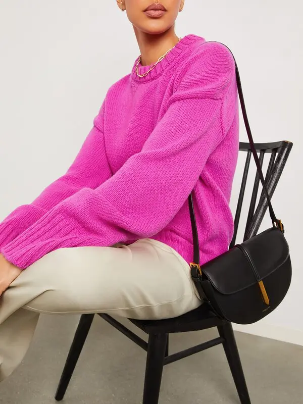 GWYN Crewneck Rounded Sweater