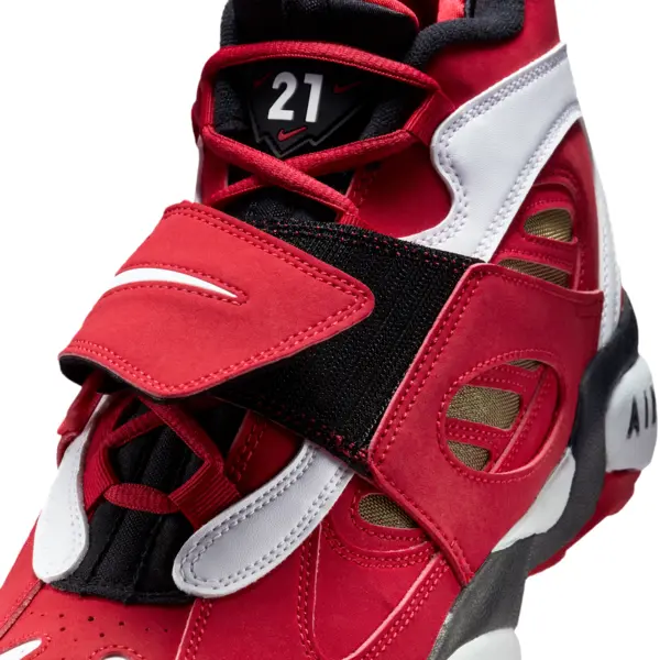 Nike Diamond Turf 2 Athletic Shoes - Red