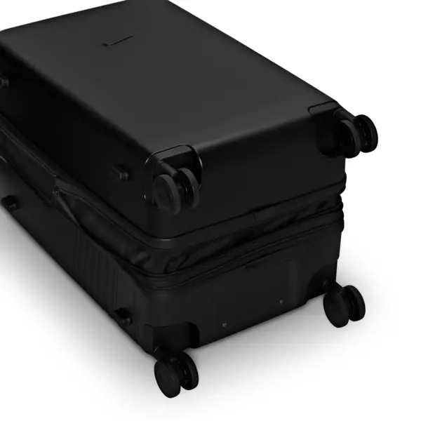 Nike Medium Checked 26" Hardshell Luggage