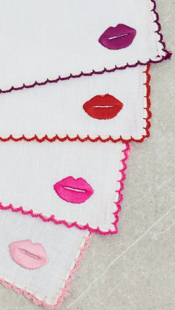 DEAR ANNABELLE Lipstick Kisses Cocktail Napkins Set