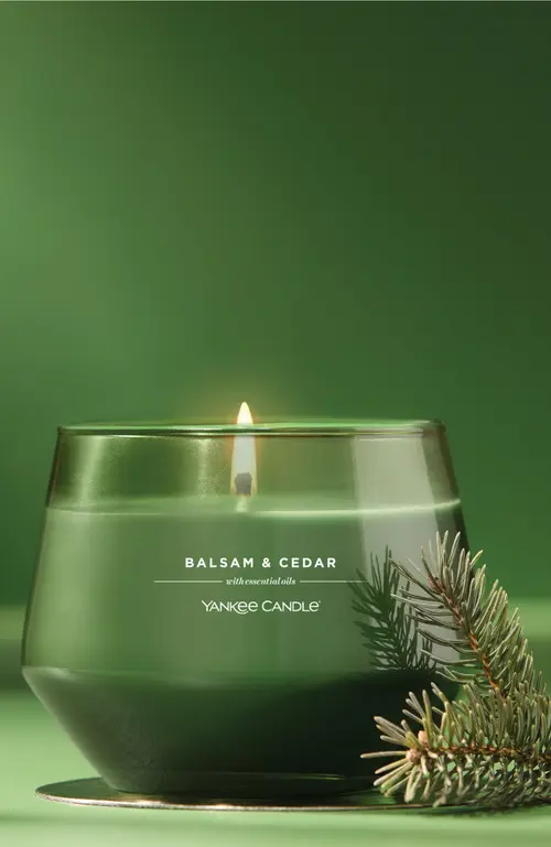 YANKEE CANDLE Balsam & Cedar Studio Candle With Essential Oils