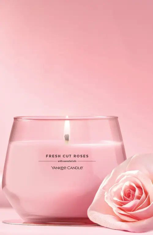 YANKEE CANDLE Fresh Cut Roses Studio Candle With Essential Oils