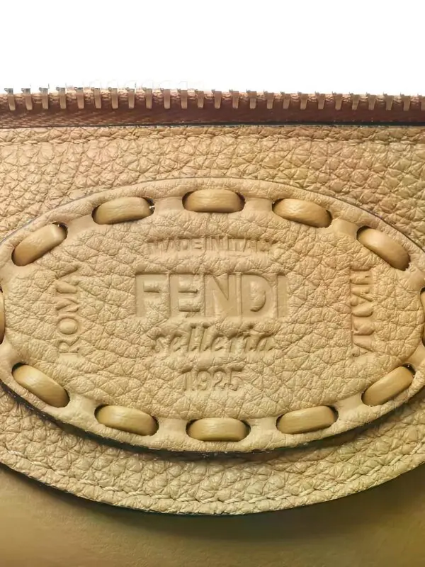 Fendi 2010s Large Selleria Leather Tote Bag - Neutrals