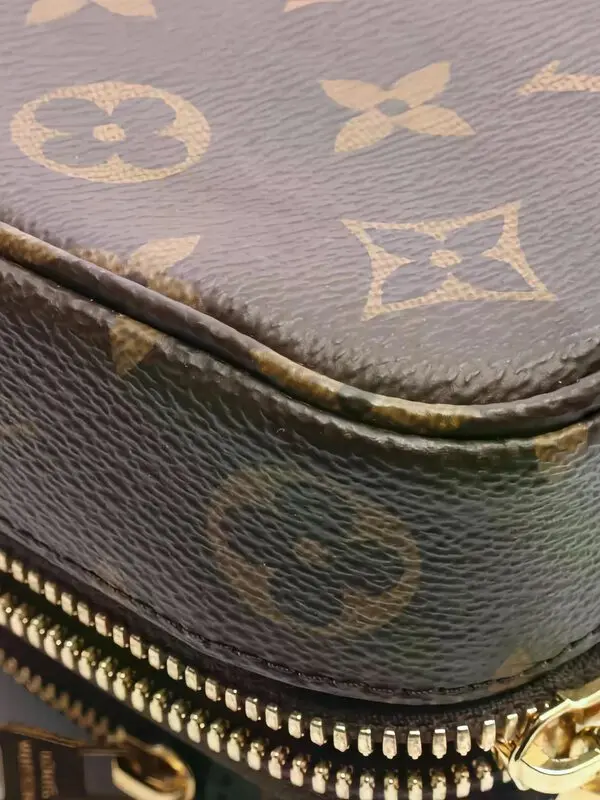 LOUIS VUITTON 2021 Utility Crossbody Bag