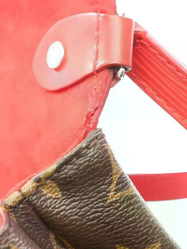 LOUIS VUITTON 2017 Epi Monogram Cross Body Bag - Brown