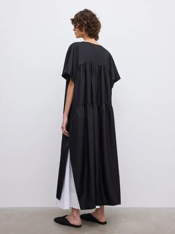 HOUSE OF DAGMAR Silk Kaftan - Black