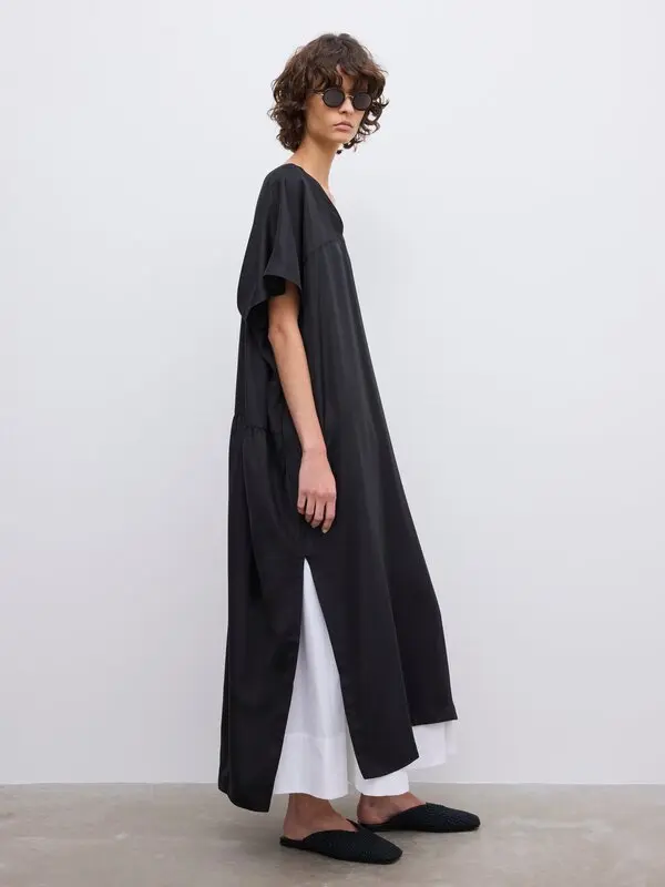 HOUSE OF DAGMAR Silk Kaftan - Black