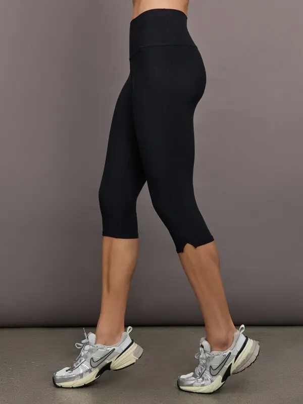 Carbon38 High Rise Capri Legging In Melt