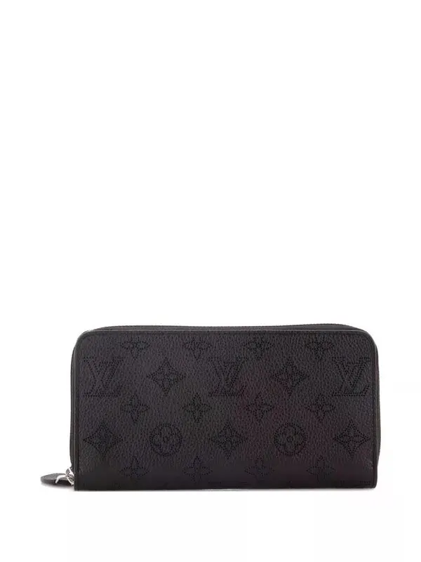 LOUIS VUITTON Zippy Wallet Mahina Leather Small Wallets - Black