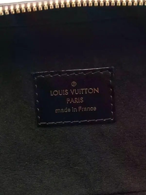 LOUIS VUITTON 2020 Monogram Reverse Vanity Pm