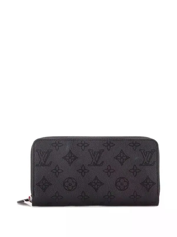 LOUIS VUITTON Zippy Wallet Mahina Leather Small Wallets - Black