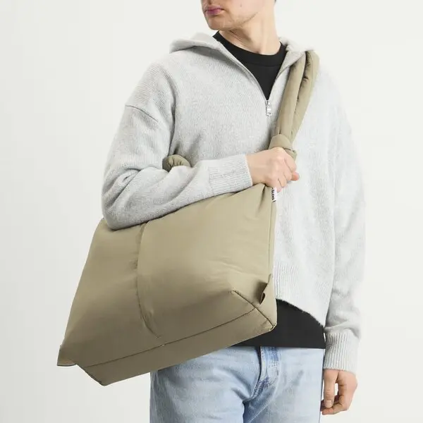 ÖLEND Olend Ona Soft Crossbody Bag