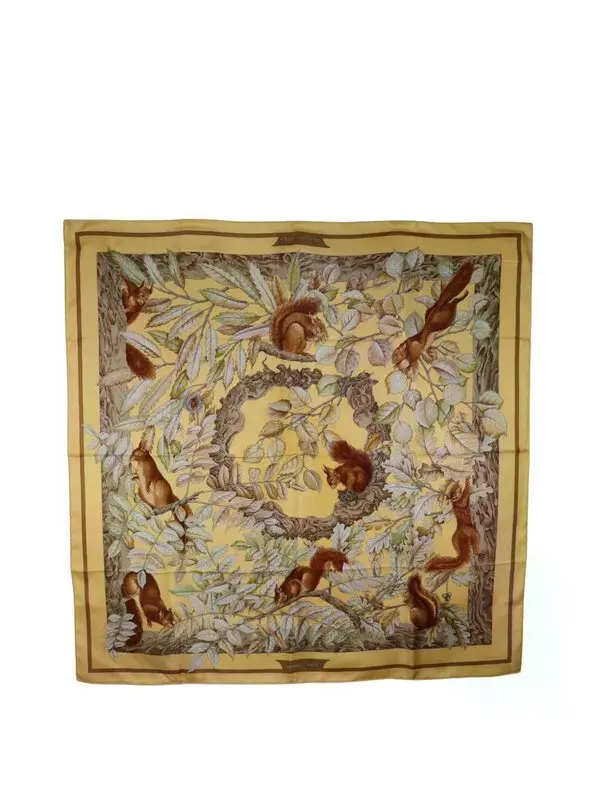 Hermès 20th Century Casse Noisette Silk Scarf 90 Scarves - Brown